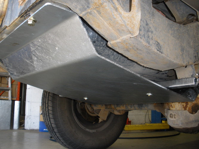 Land Rover Defender 110 tank guard